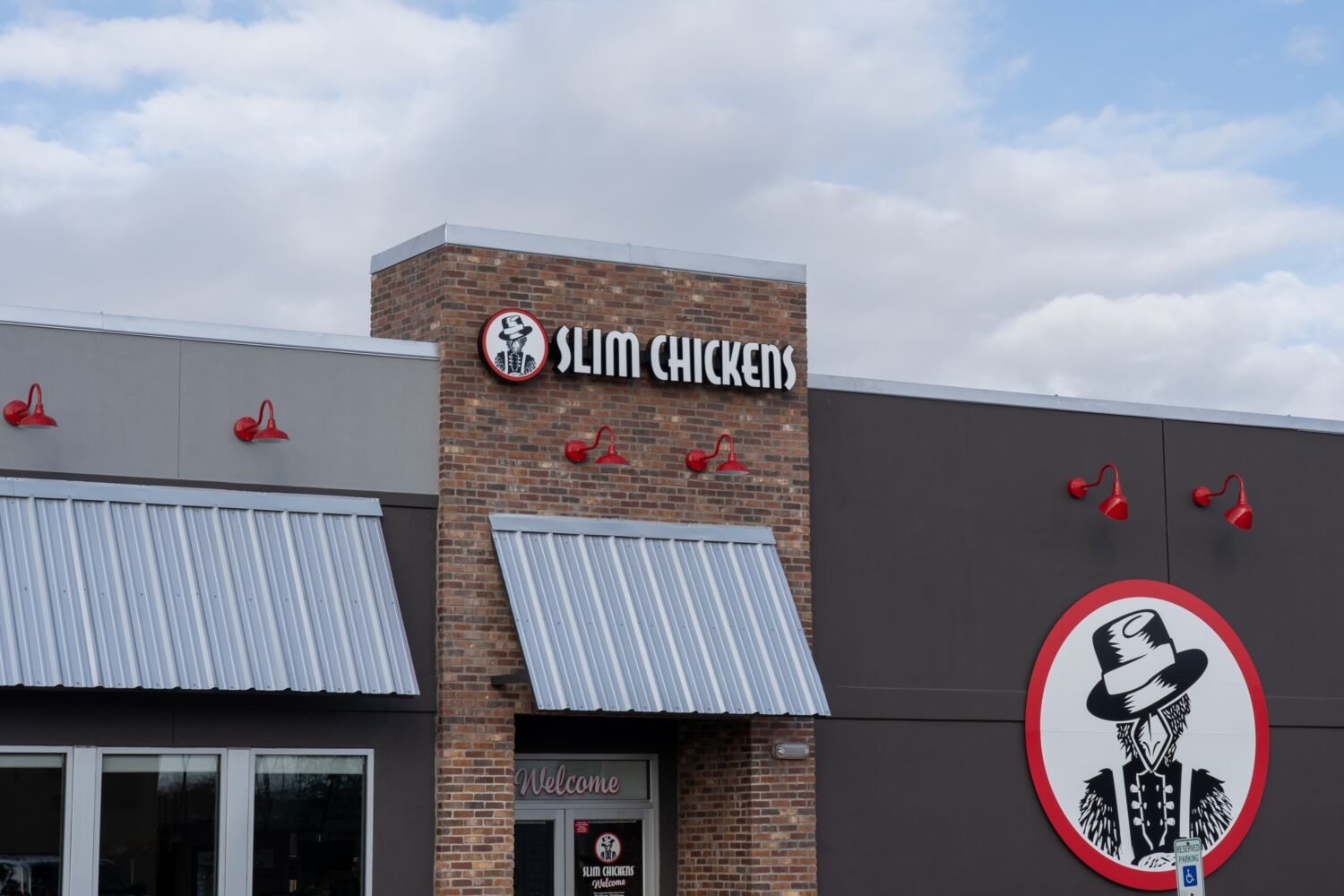 Slim Chickens seeks drive-through sites - Completely Retail News